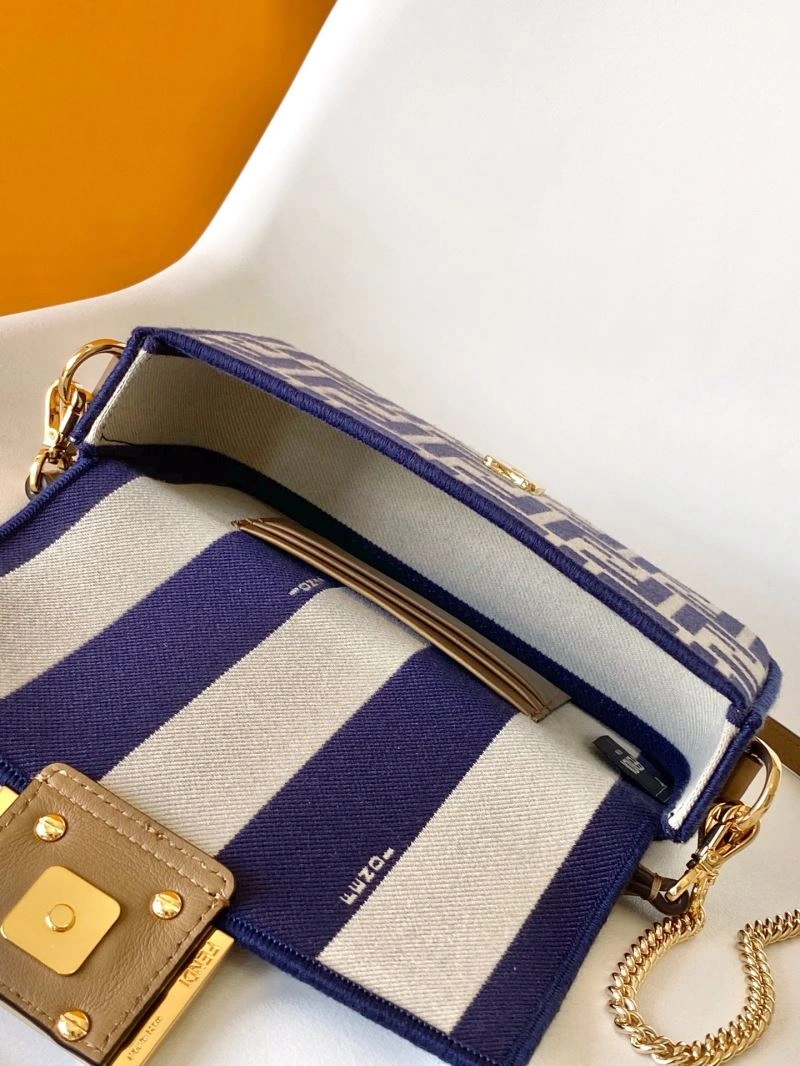 Top match Fendi Baguette Bags
