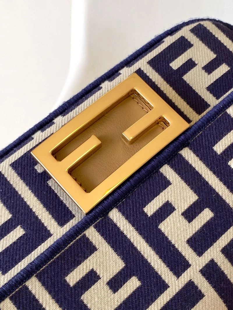 Top match Fendi Baguette Bags