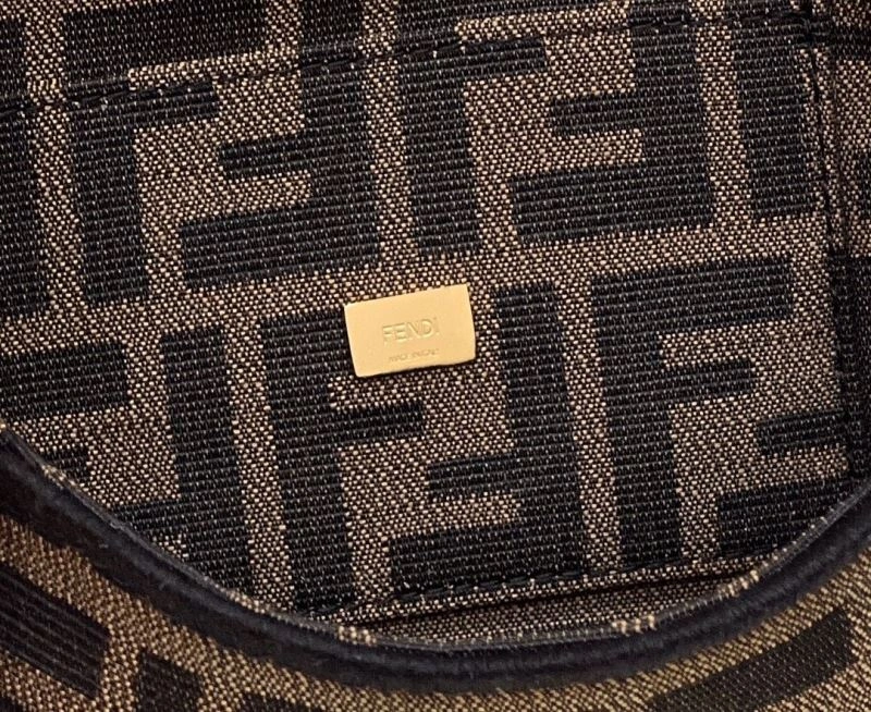 1:1 copy Fendi Baguette Bags