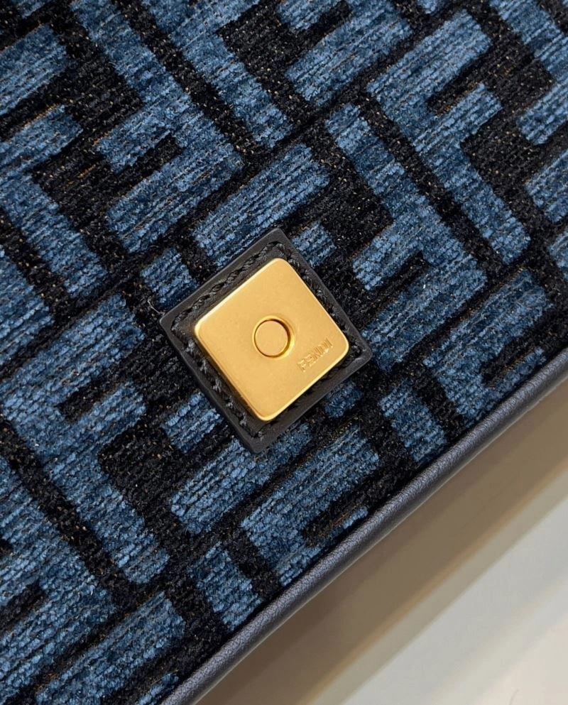 Accurate model Fendi Baguette Bags