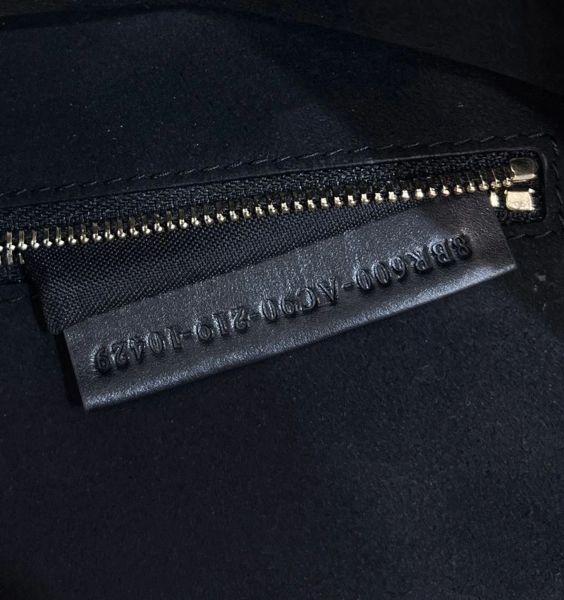 Accurate model Fendi Baguette Bags