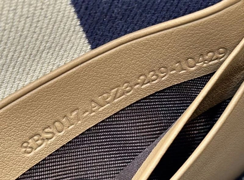 1:1 copy Fendi Baguette Bags