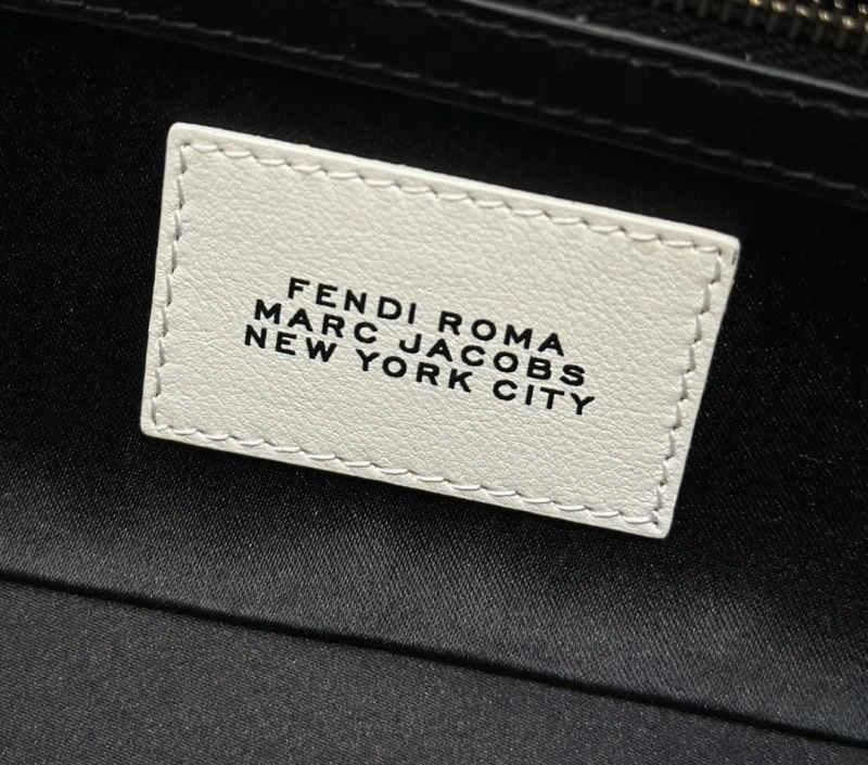 Low-cost Fendi Baguette Bags