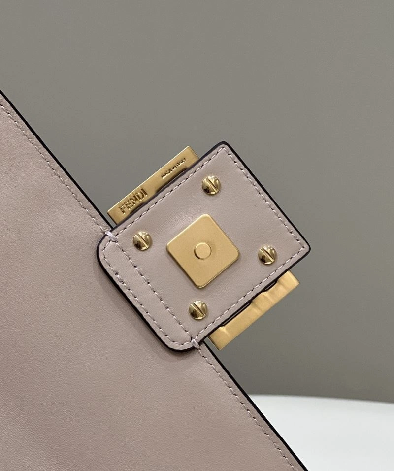 Low-cost Fendi Baguette Bags