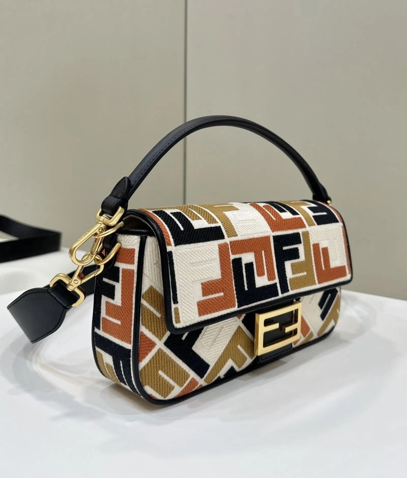 Accurate model Fendi Baguette Bags