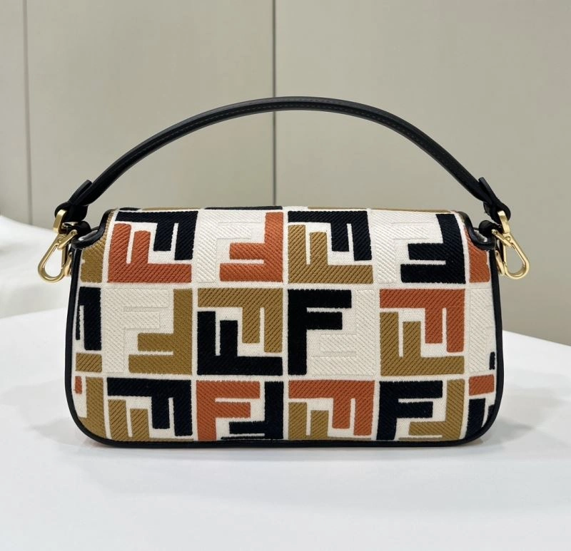 Accurate model Fendi Baguette Bags