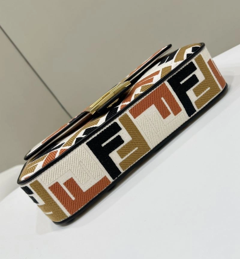 Accurate model Fendi Baguette Bags