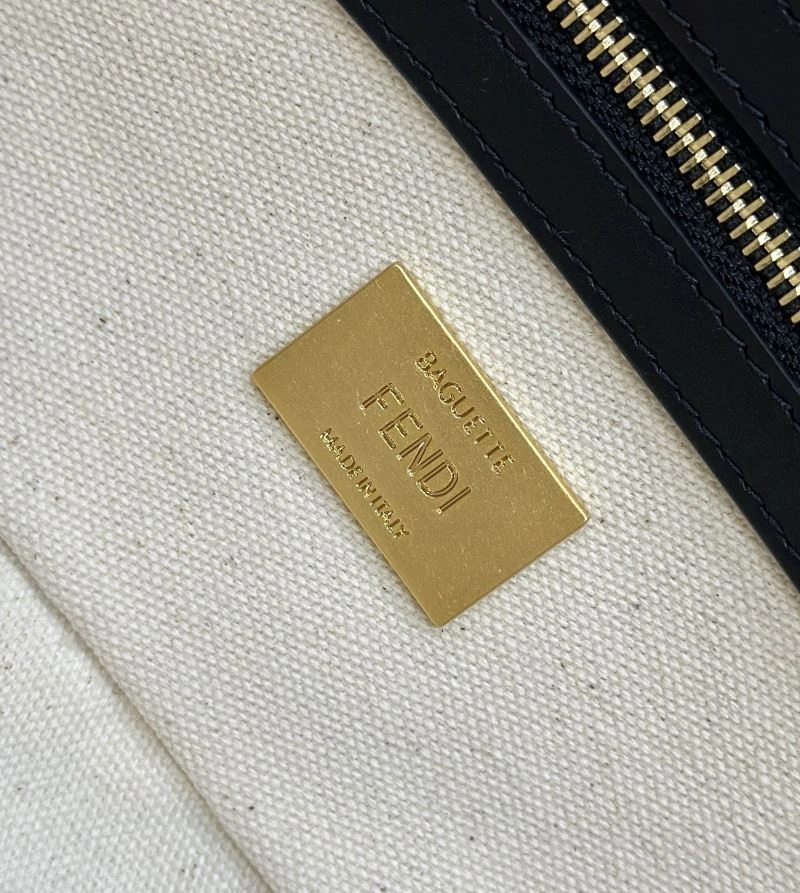 Accurate model Fendi Baguette Bags