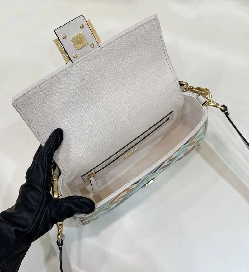 Low-cost Fendi Baguette Bags