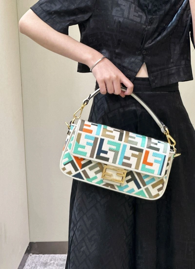 Low-cost Fendi Baguette Bags