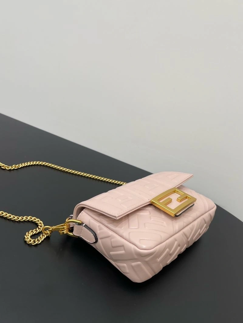 Top mirror Fendi Baguette Bags
