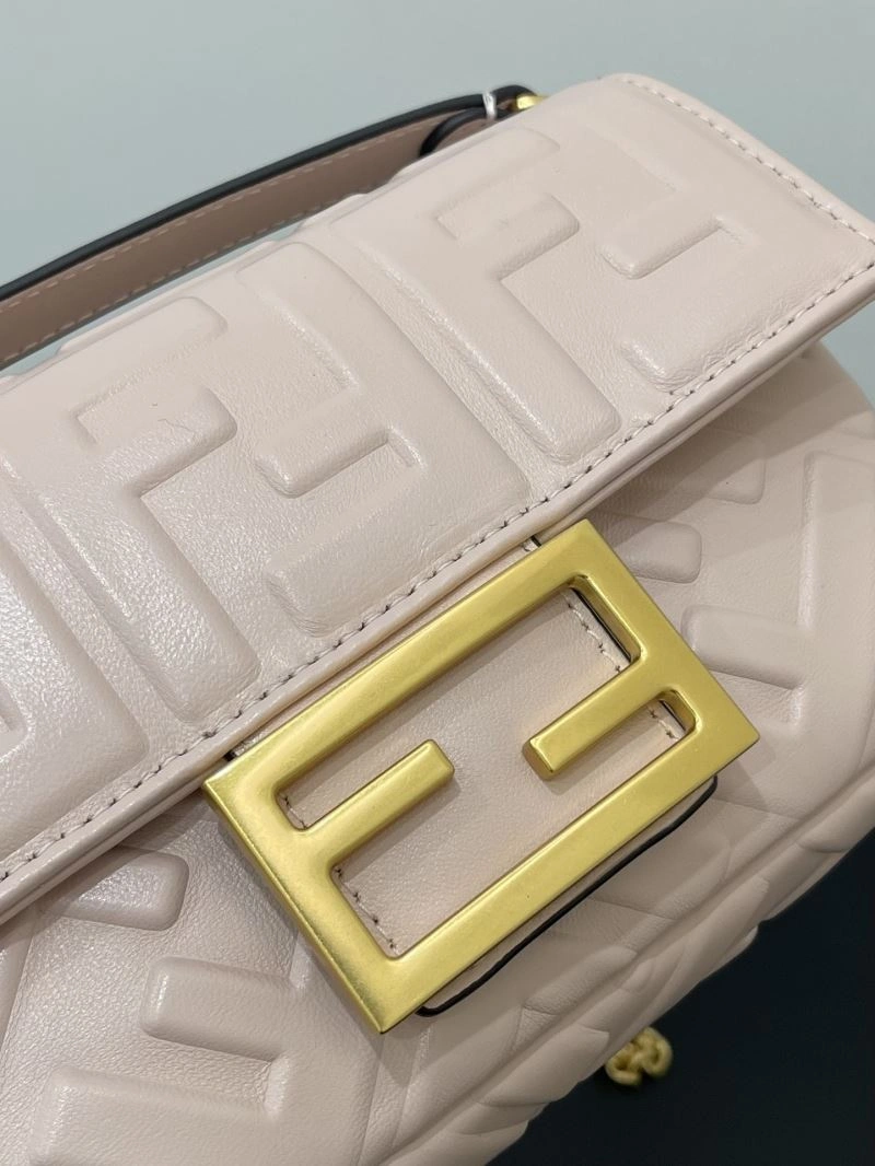 Top mirror Fendi Baguette Bags