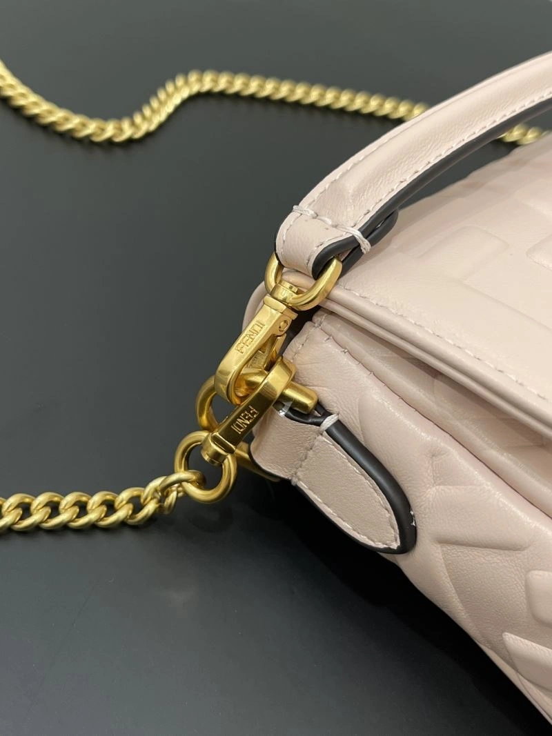 Top mirror Fendi Baguette Bags