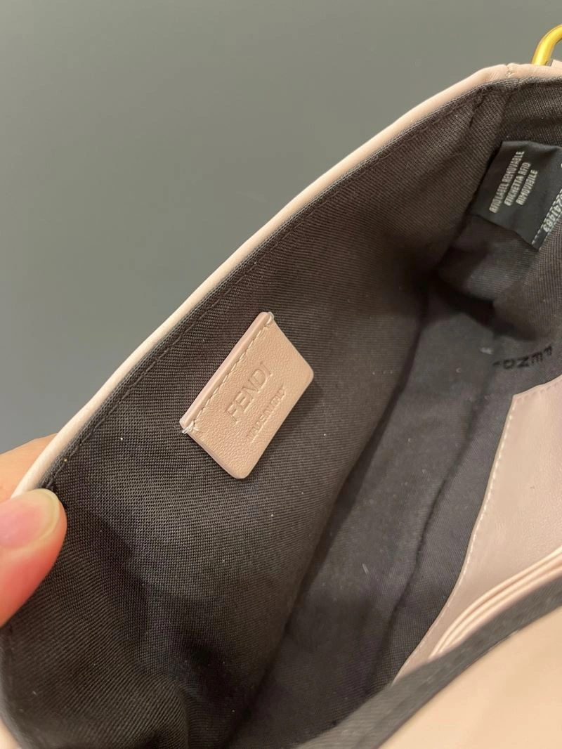 Top mirror Fendi Baguette Bags