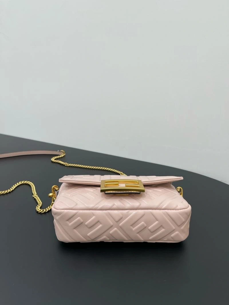 Top mirror Fendi Baguette Bags