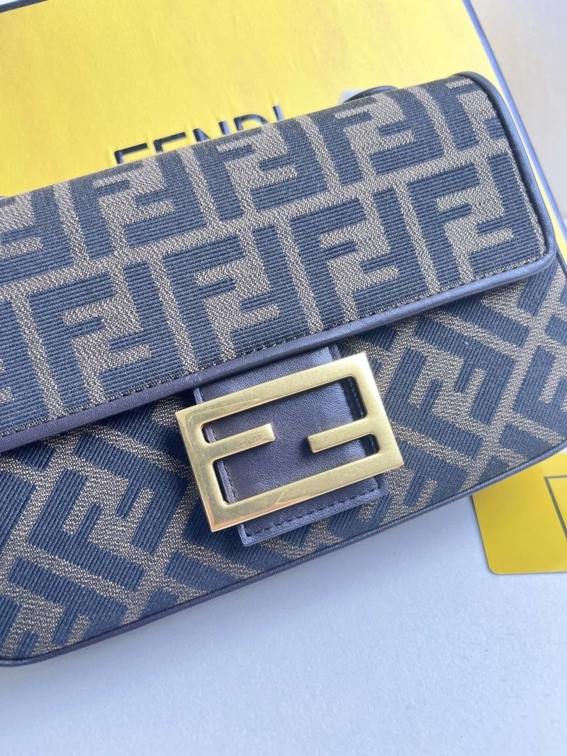 Accurate model Fendi Baguette Bags