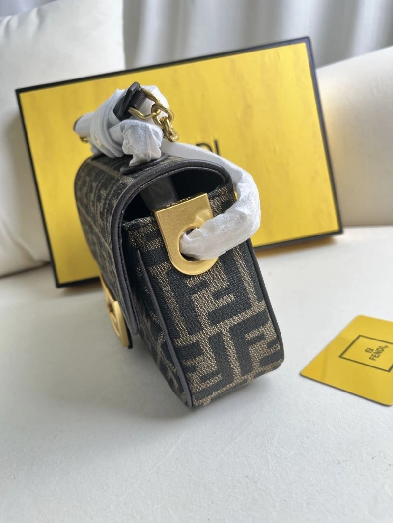 Accurate model Fendi Baguette Bags