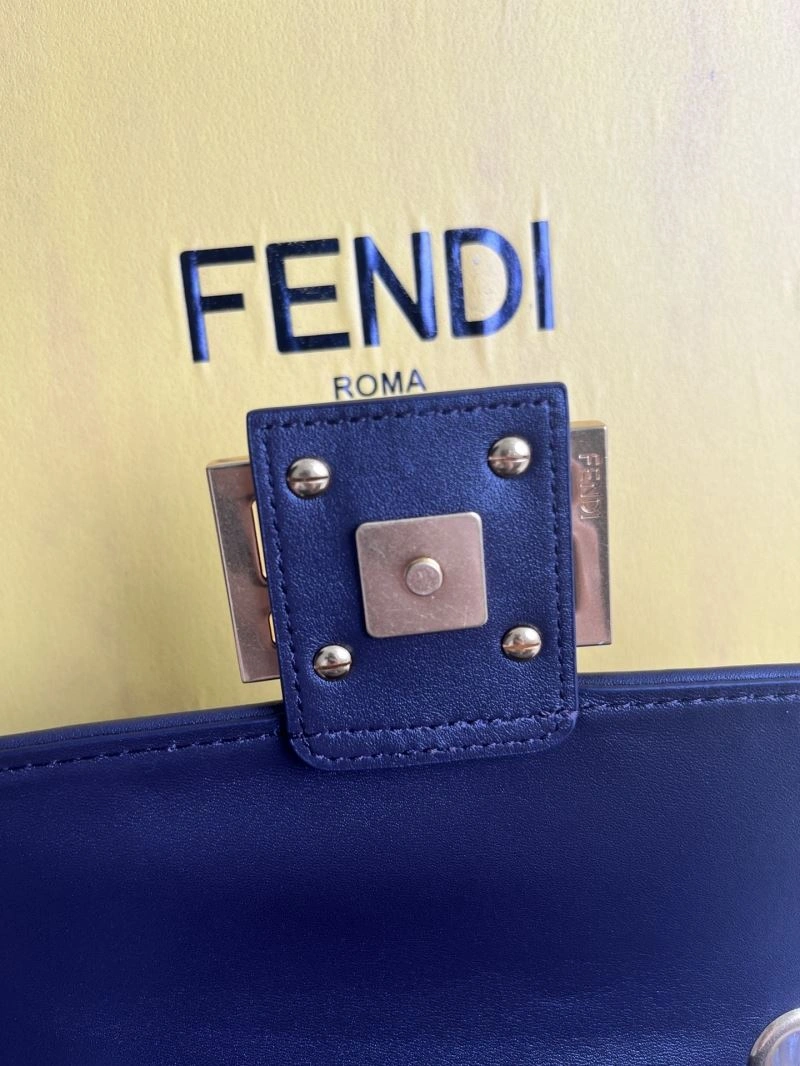 Accurate model Fendi Baguette Bags