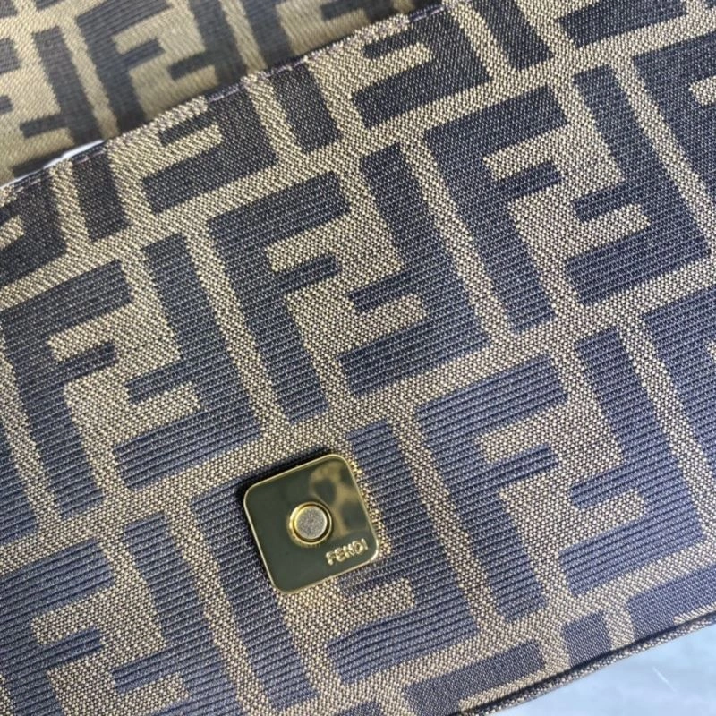 Top match Fendi Baguette Bags