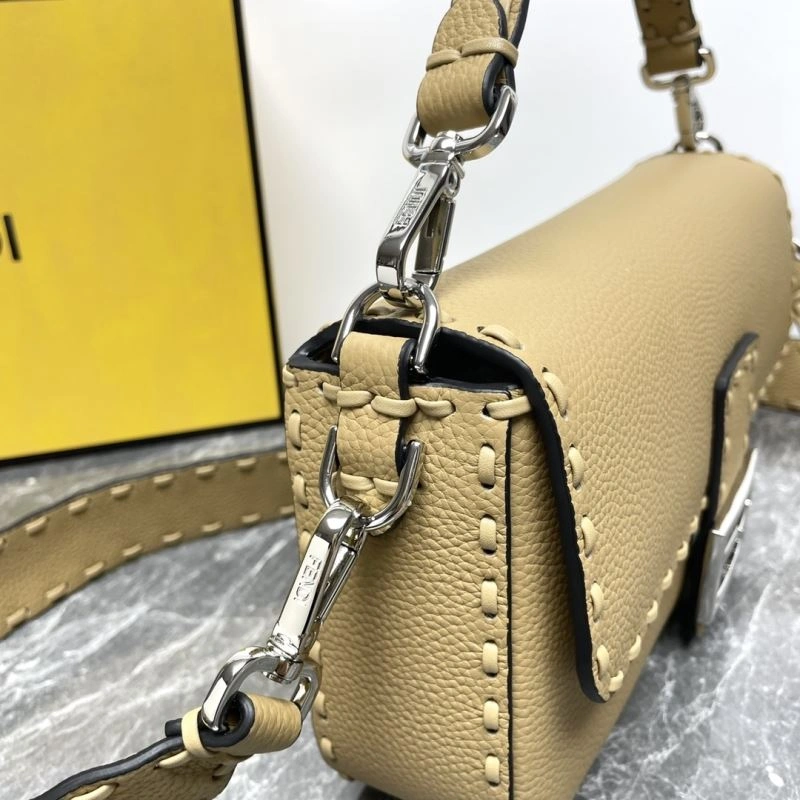 Accurate model Fendi Baguette Bags