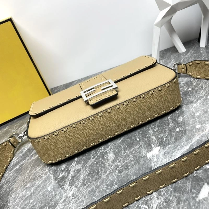 Accurate model Fendi Baguette Bags
