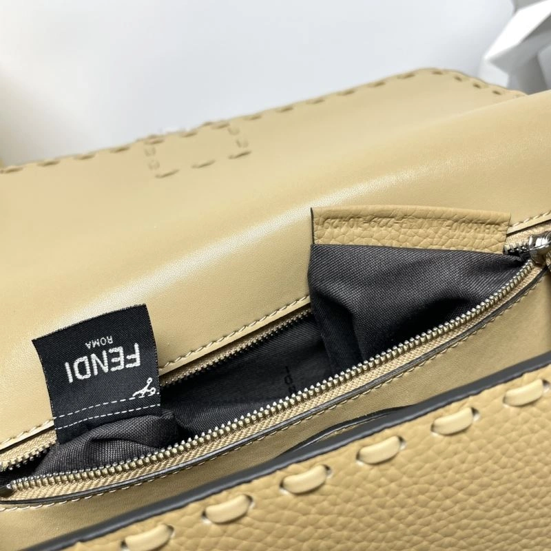 Accurate model Fendi Baguette Bags