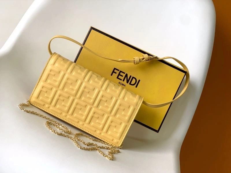 Top mirror Fendi Baguette Bags