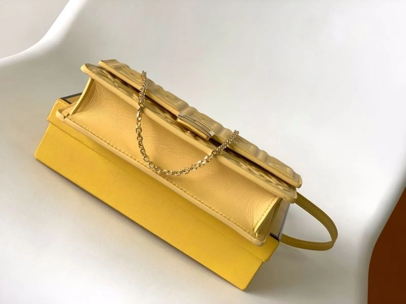 Top mirror Fendi Baguette Bags
