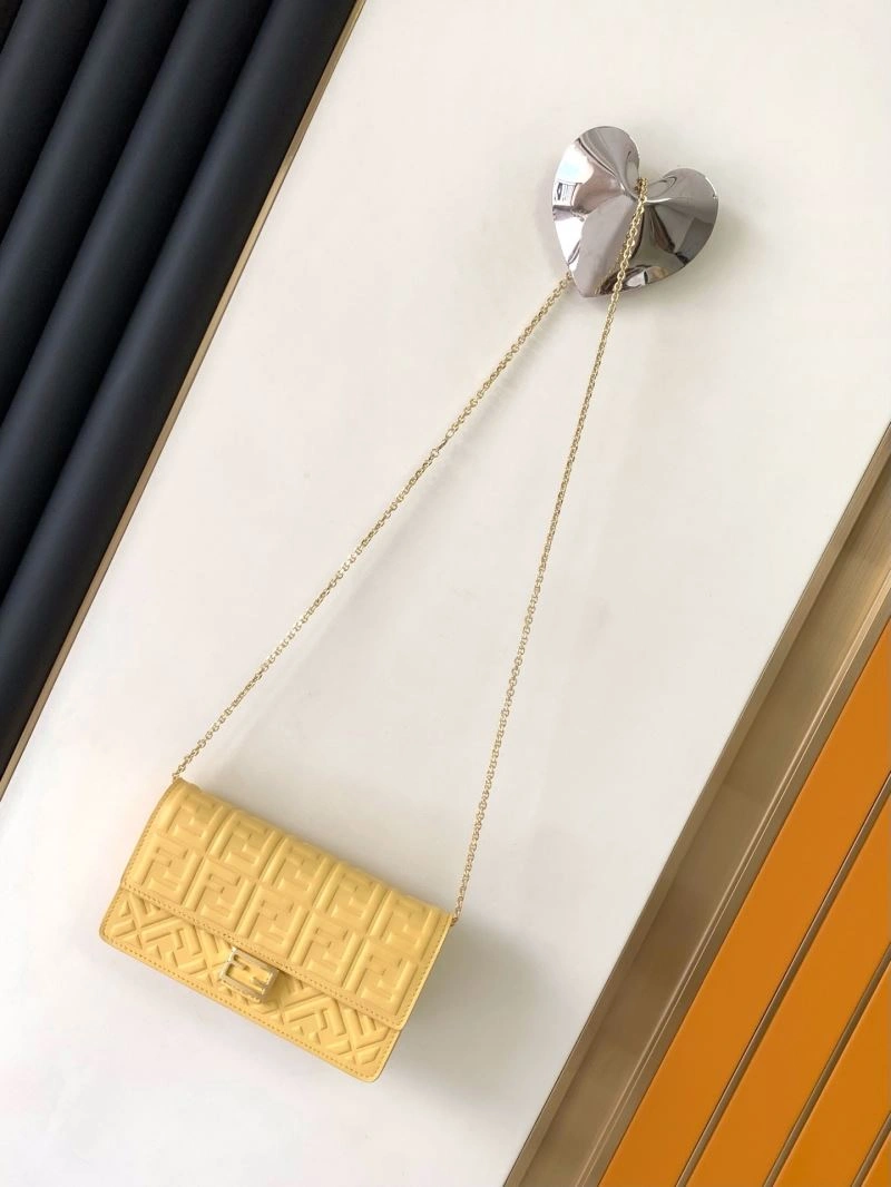 Top mirror Fendi Baguette Bags