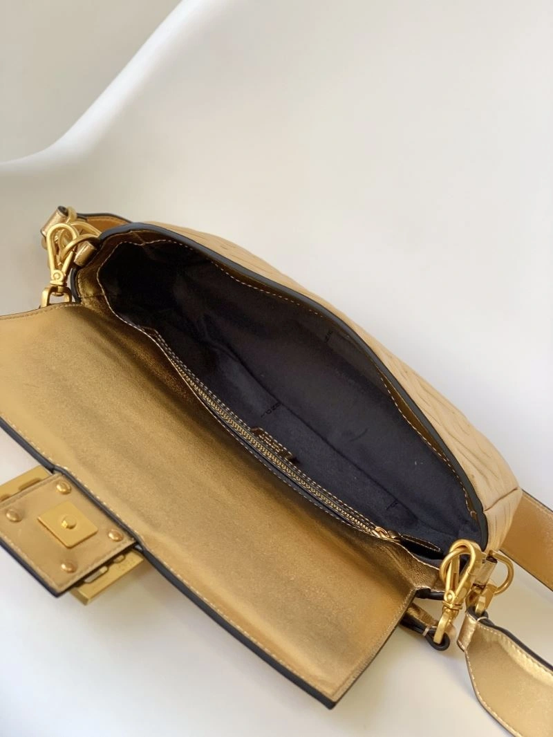 Low-cost Fendi Baguette Bags