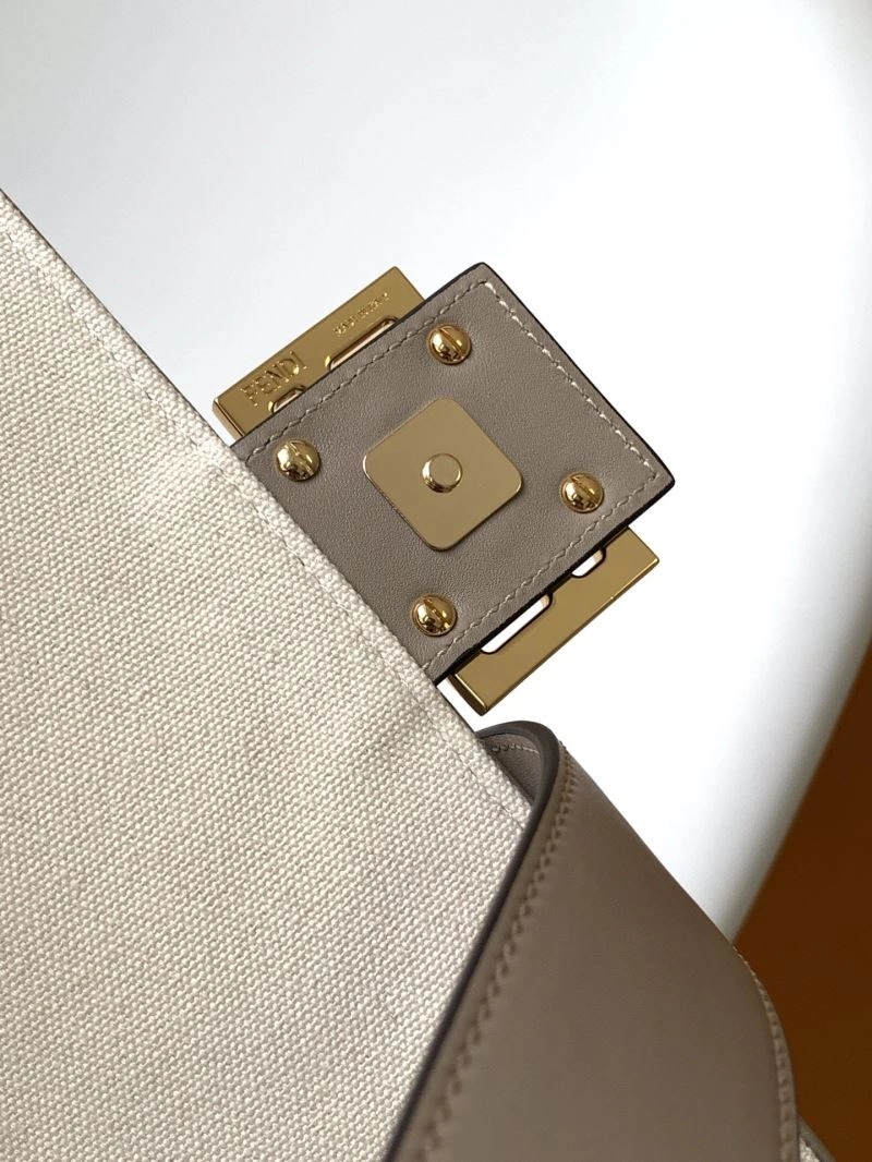 Low-cost Fendi Baguette Bags