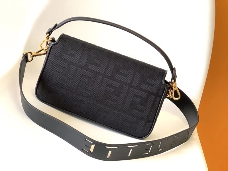 Low-cost Fendi Baguette Bags