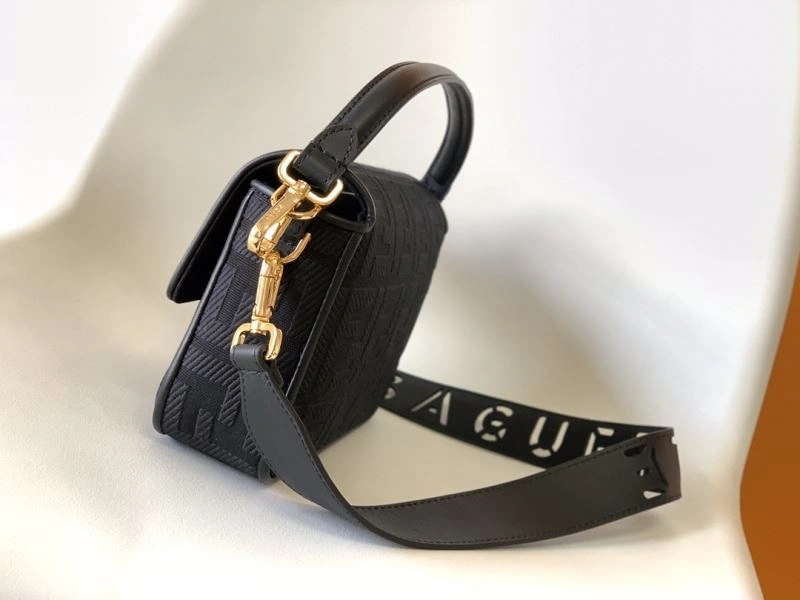 Low-cost Fendi Baguette Bags
