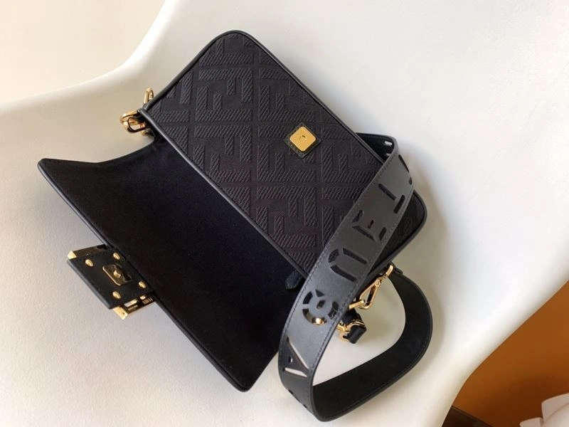 Low-cost Fendi Baguette Bags