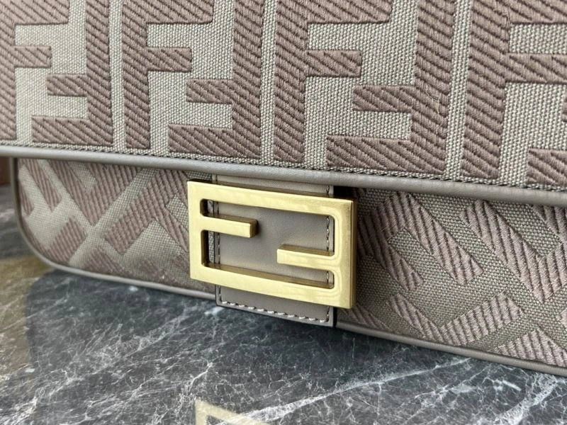 Top match Fendi Baguette Bags