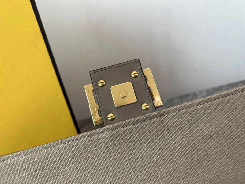 Top match Fendi Baguette Bags