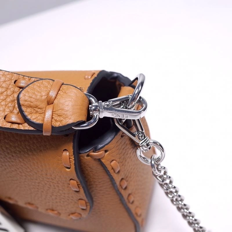 Top mirror Fendi Baguette Bags