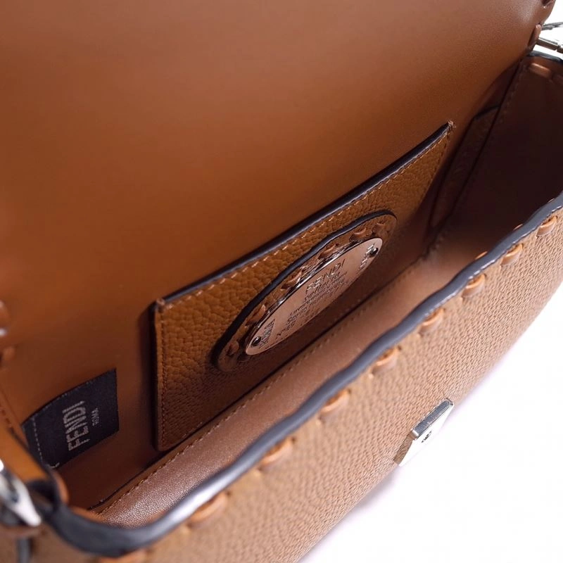 Top mirror Fendi Baguette Bags