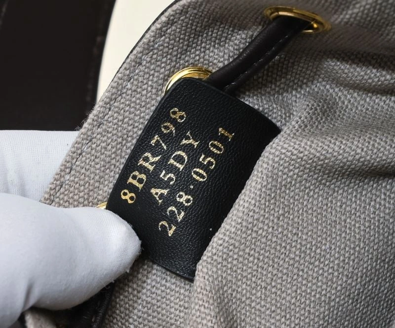 Top match Fendi Bucket Bags