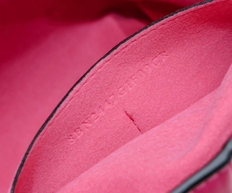 Top match Fendi Bucket Bags