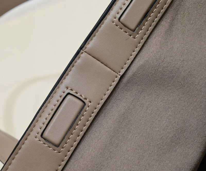 Inexpensive Fendi Bucket Bags
