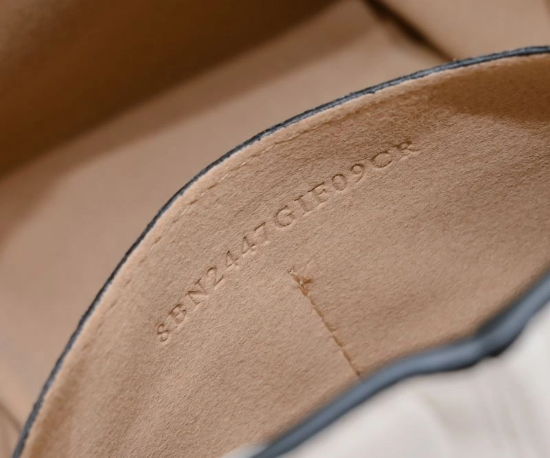 Inexpensive Fendi Bucket Bags