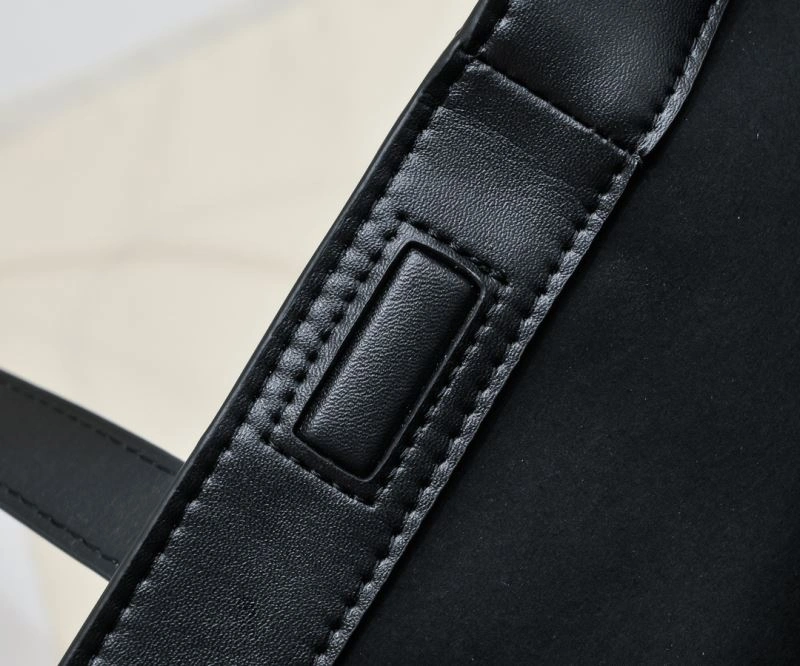 Accurate model Fendi Bucket Bags