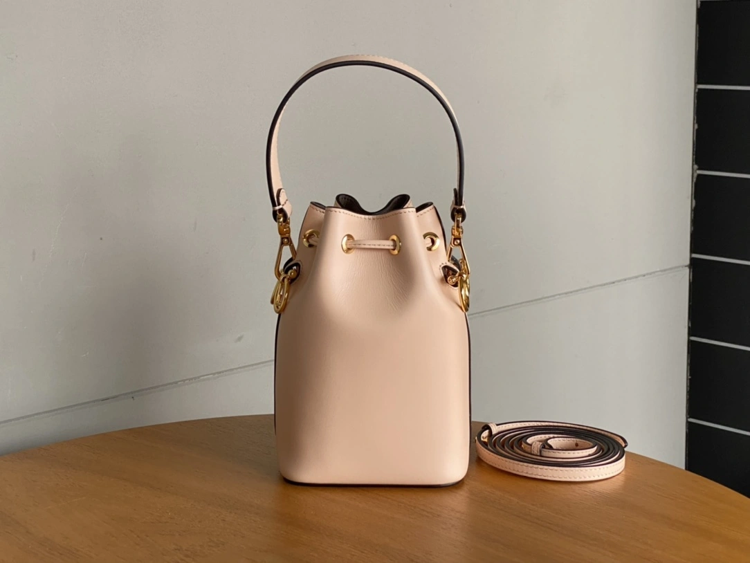 Inexpensive Fendi Bucket Bags