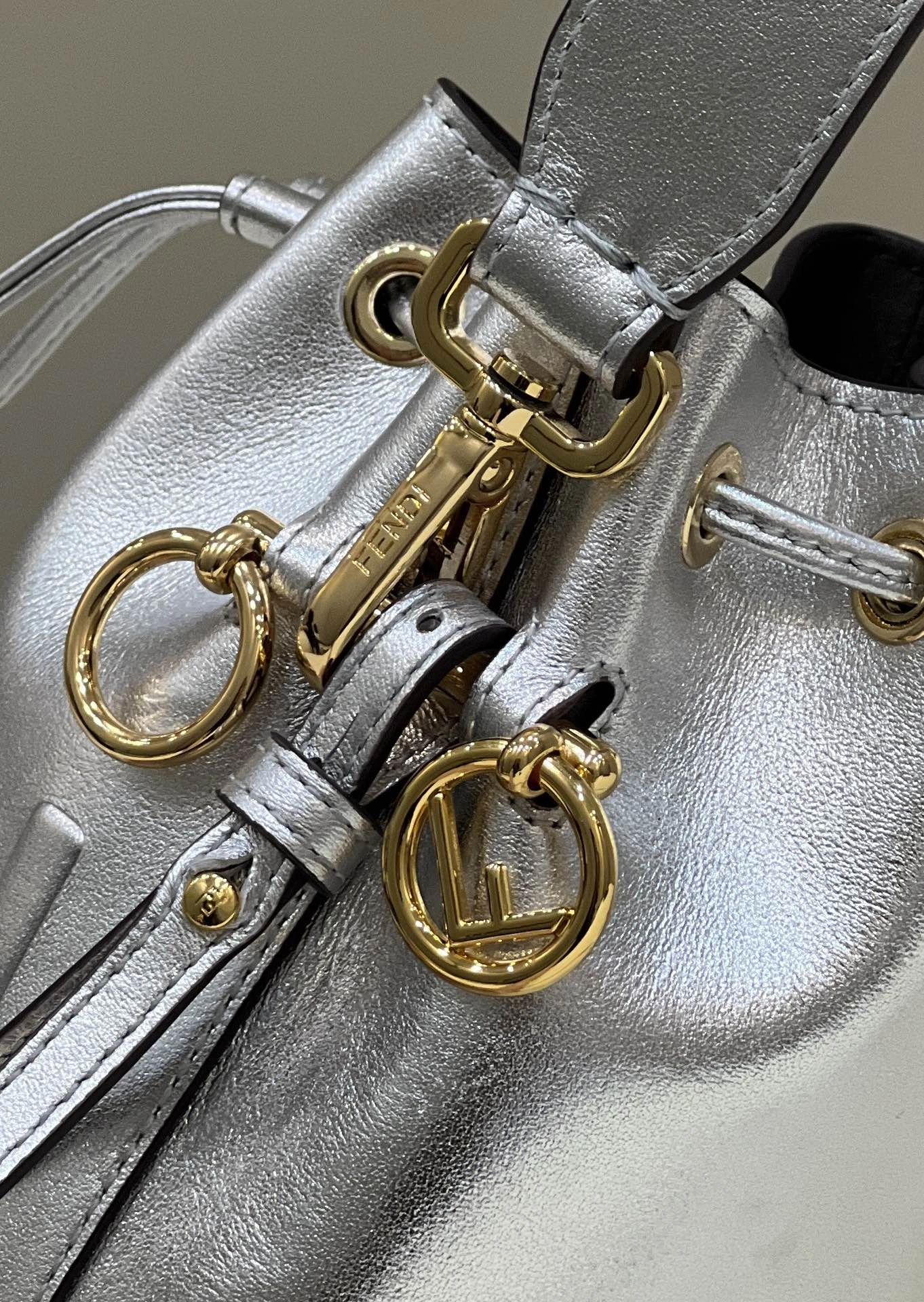 Low-cost Fendi Bucket Bags