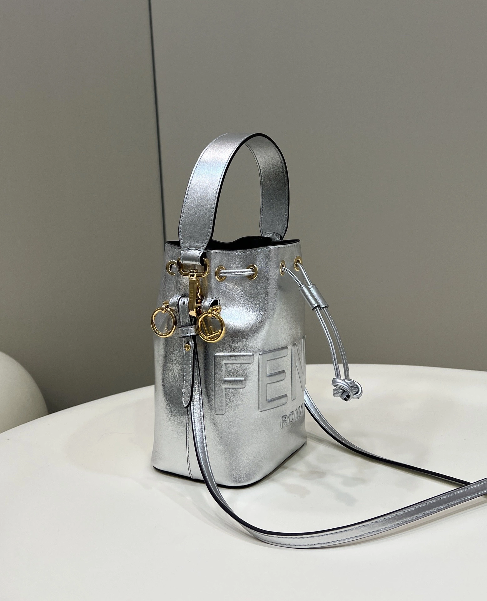 Low-cost Fendi Bucket Bags