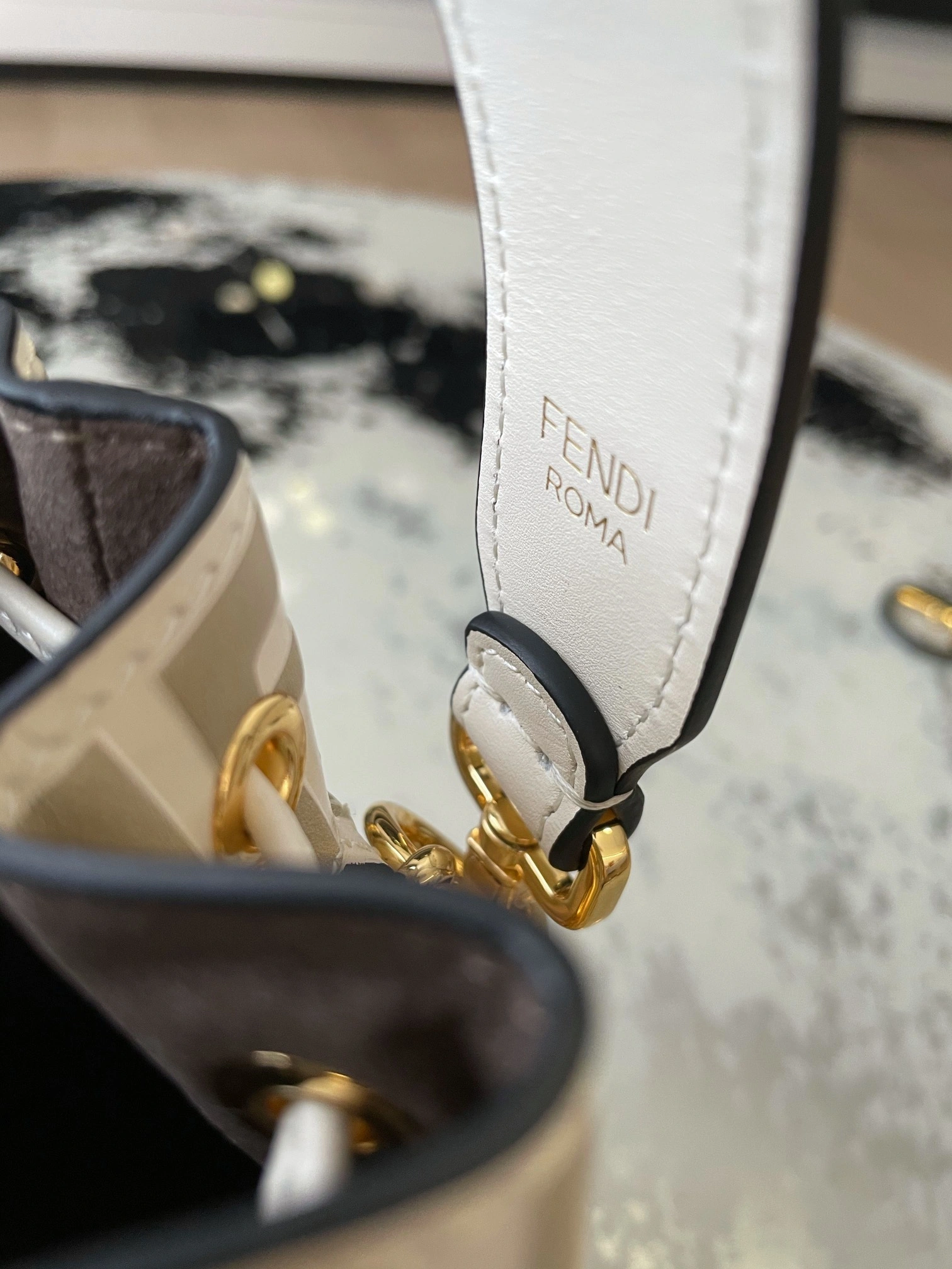 Low-cost Fendi Bucket Bags