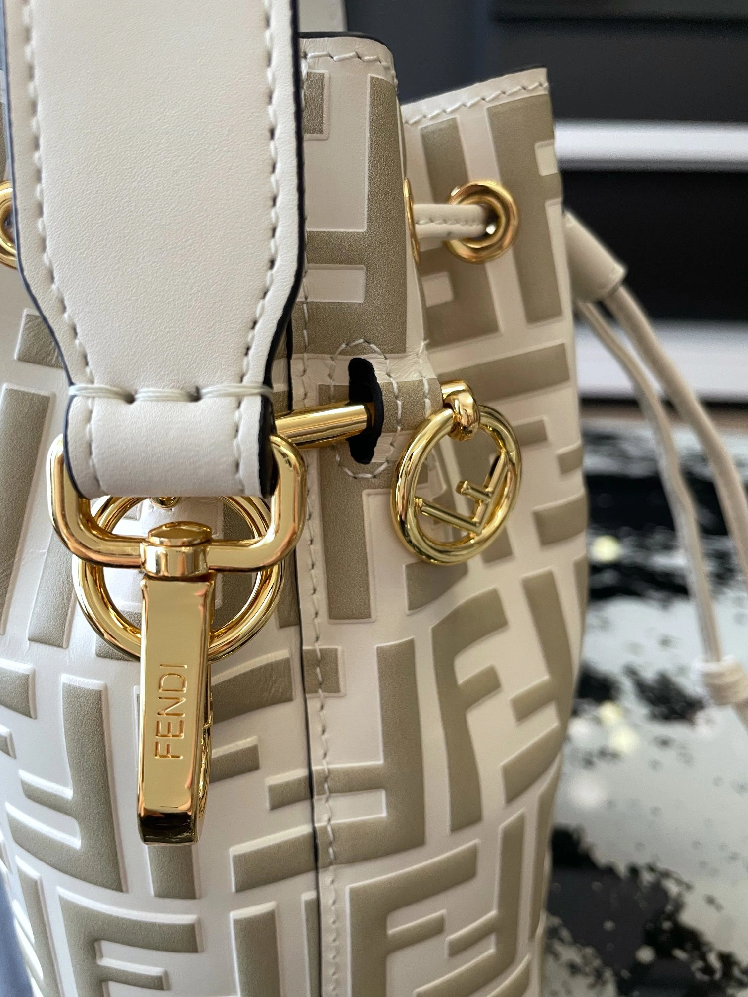 Low-cost Fendi Bucket Bags