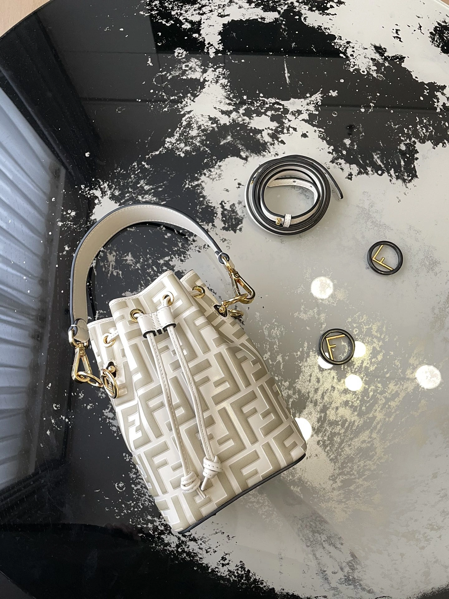 Low-cost Fendi Bucket Bags