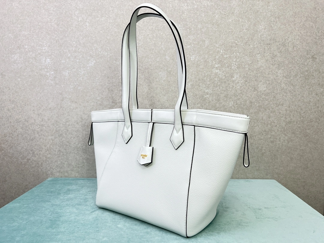 Low-cost Fendi Bucket Bags